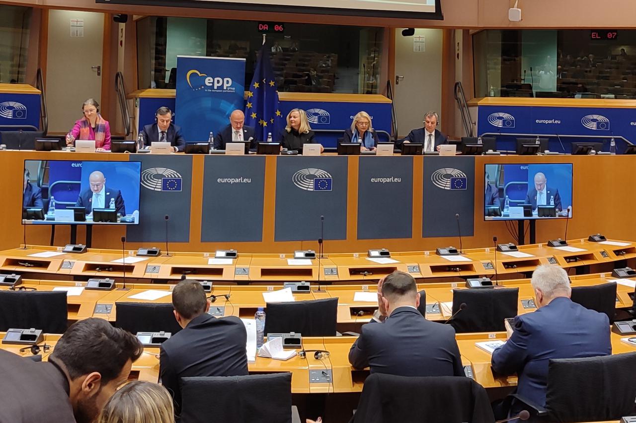 McAllister: Reformirati Dayton, ne ukinuti – Hrvati moraju imati ...